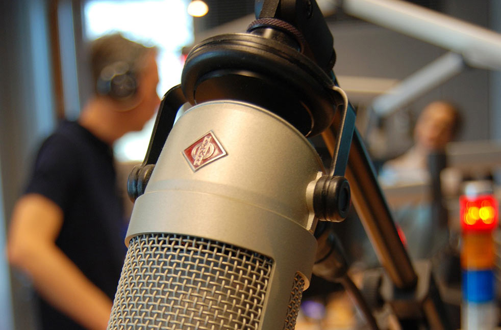 Moderator/in - Beruf, Gehalt, Ausbildung für Radio, Fernsehen und Events